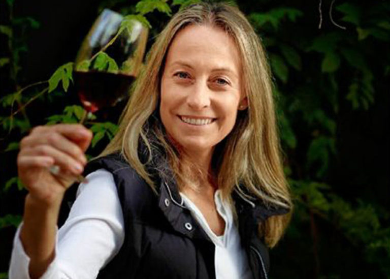 Anna Vicens, Presidenta de la Associació Catalana de Sommeliers, cuatro ...